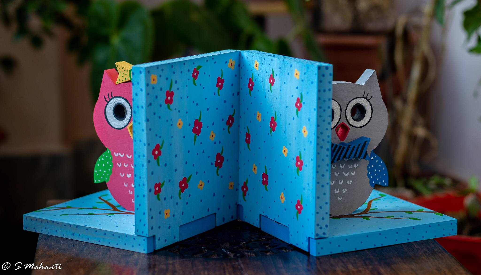 Creative Corner Owl Themed wooden book end | Hitchki